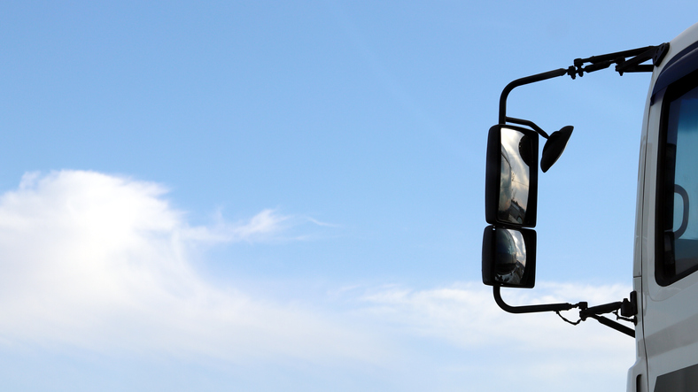 How to Avoid a Truck Driver’s Blind Spot